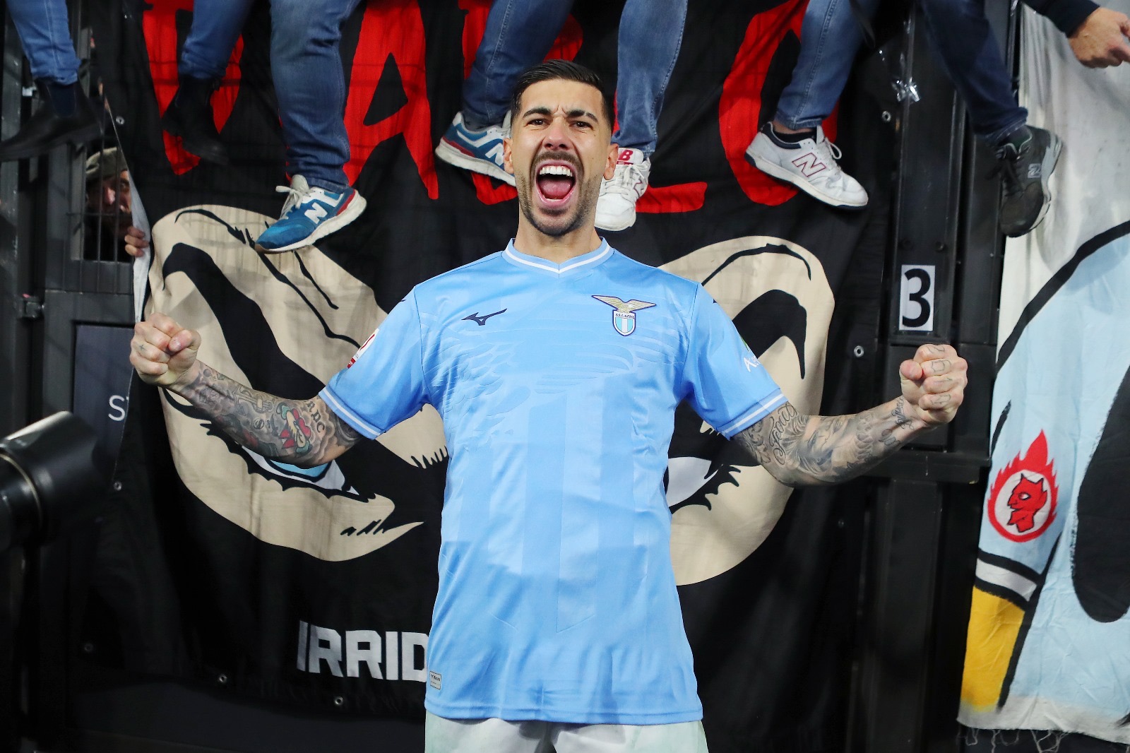 Zac stringe i denti e lo decide ancora: “Magnifico, ho fatto la scelta ...